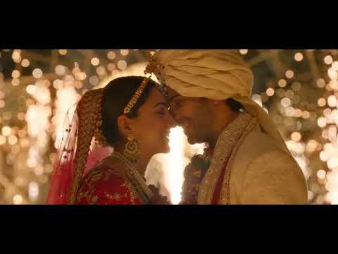 kiara advani varun dhawan kiss scene
