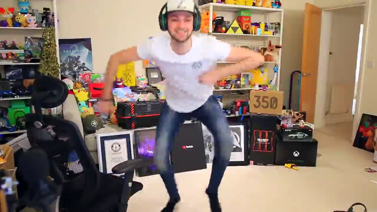 10 Hour + Alia Doing Best Mates - YouTube