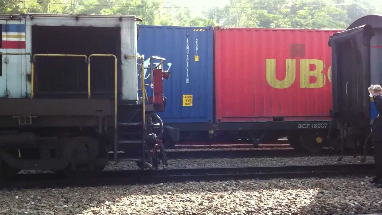 [KTM] YDM4 6702 coupling with Shuttle Singapore - Kuala Lipis [Train 92 ...