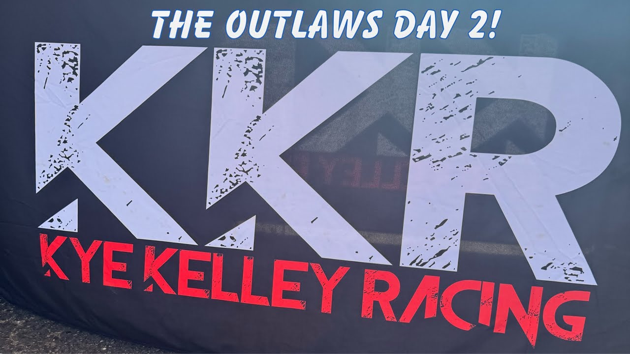 The Outlaws 32 Race 1 Day 2! - YouTube