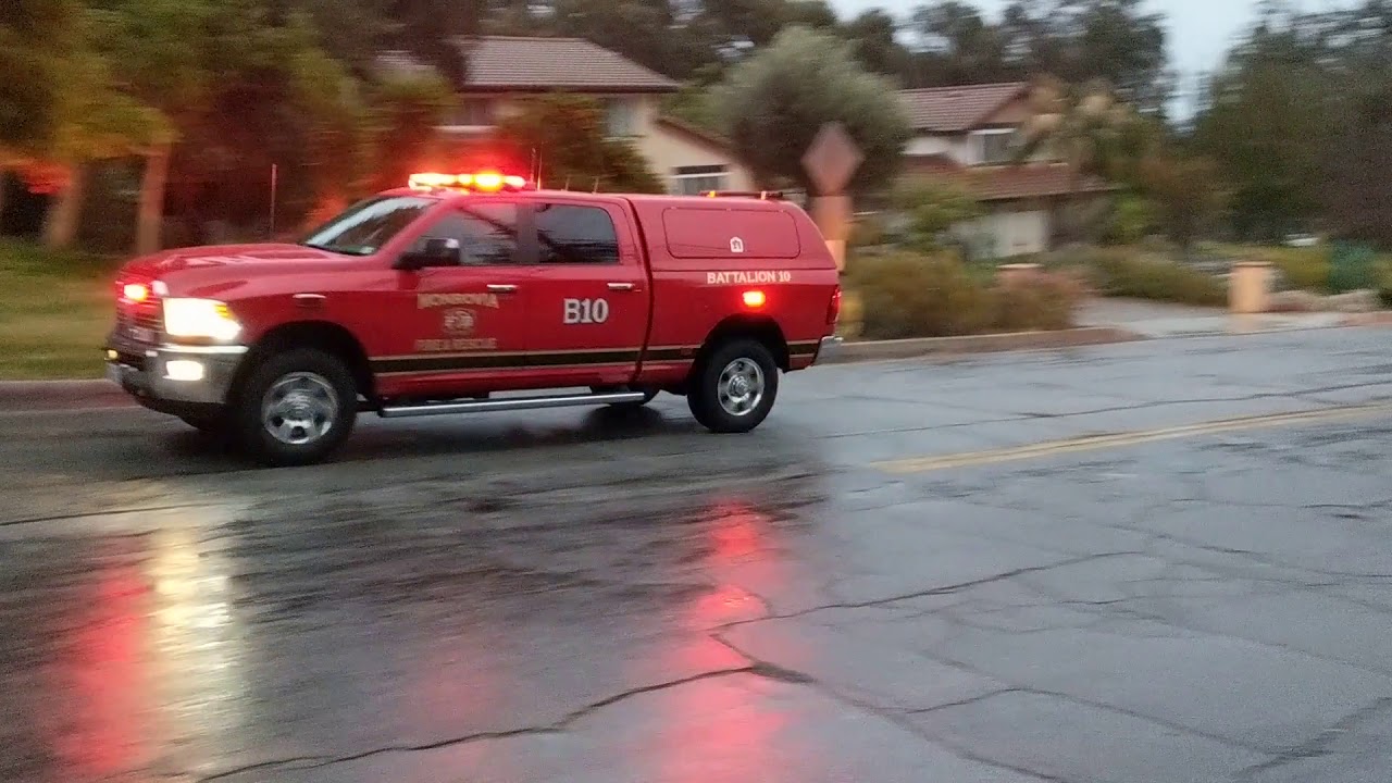Monrovia FD Battalion 10, engine 101 and squad 101. - YouTube