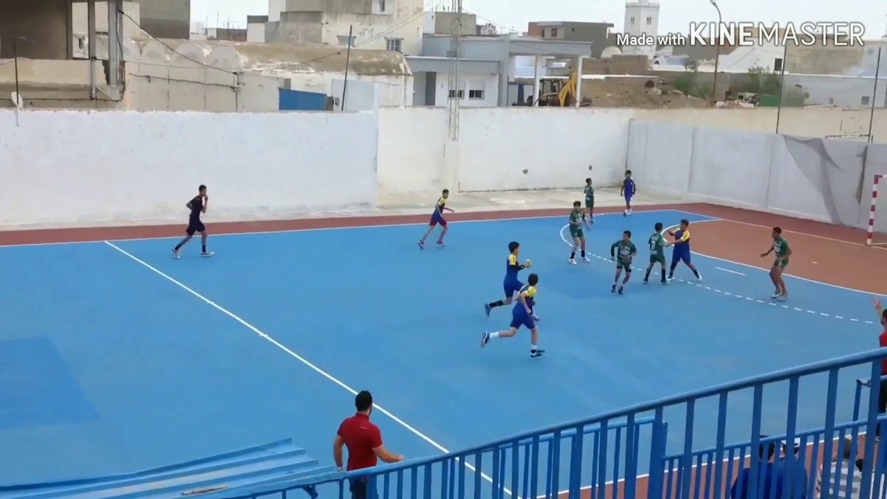 Feint demi centre hand ball - YouTube