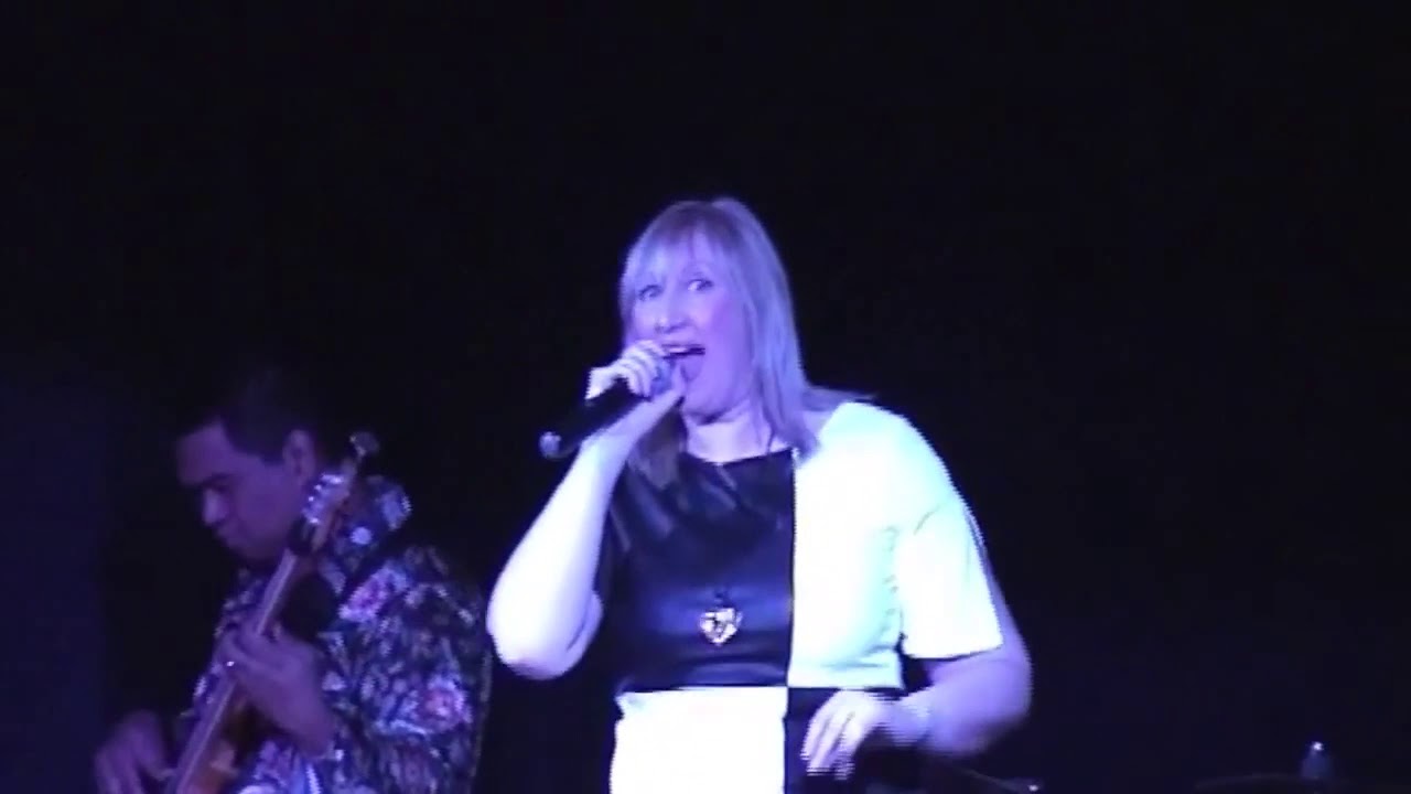 Michelle Montuori - Fantastic Singer based in Yorkshire - YouTube