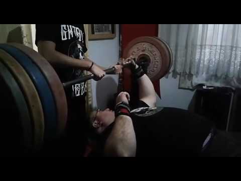 Murat Tuğral raw bench press