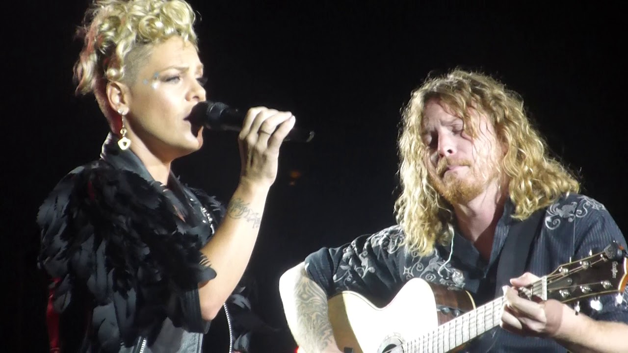 P!NK / PINK - Perfect - Live At Waldbühne, Berlin - Sat 12th Aug 2017 ...