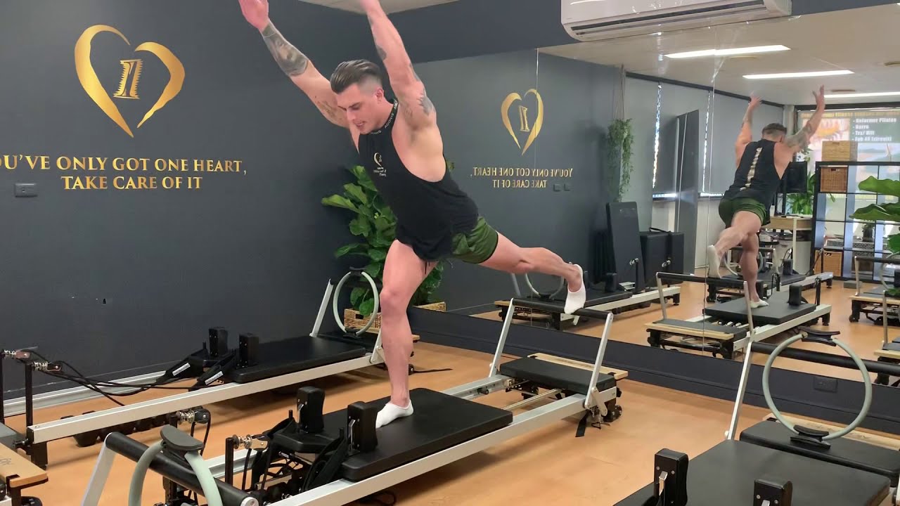 Advanced glut abs and tricep reformer workout - YouTube