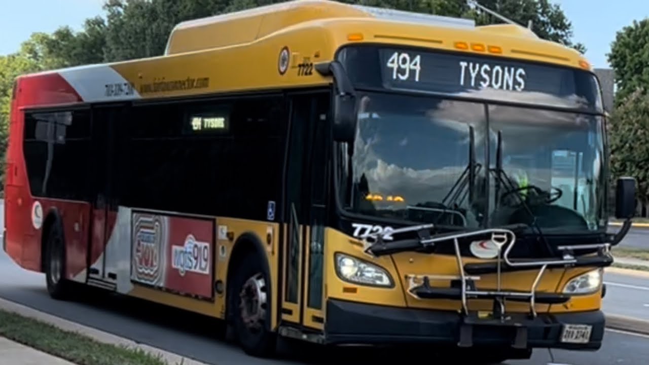 Fairfax connector 2011 New flyer Xcelsior XD40 #7722 and 2009 New flyer ...