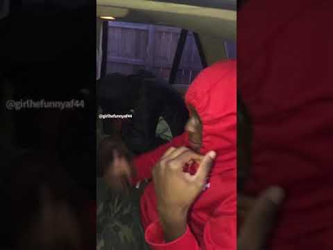 Verwirrender Typ rappt Freestyle