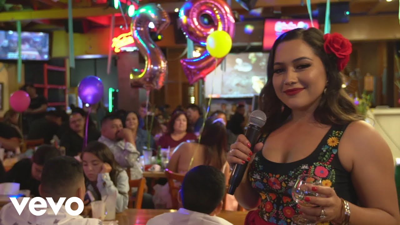 Jessica Ballesteros - Te Llegara Mi Olvido en Vivo con Mariachi - YouTube