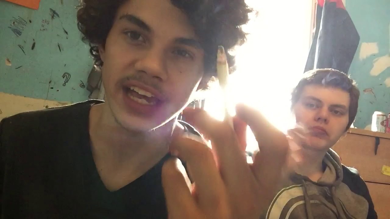 Smoking cigs from the 70s - YouTube