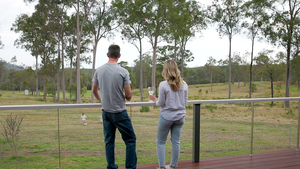 "Windsor Downs" Mount Hallen - YouTube