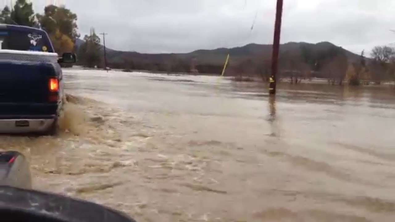 Having fun in the flood (bad idea) - YouTube