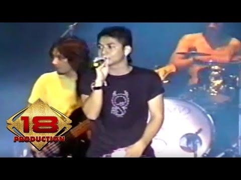 Ungu - Melayang  (Live Konser Singkawang 5 Juli 2006)