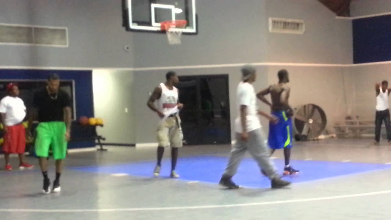 Money feen Nation @ Prince Gym watching Chris Brown - YouTube