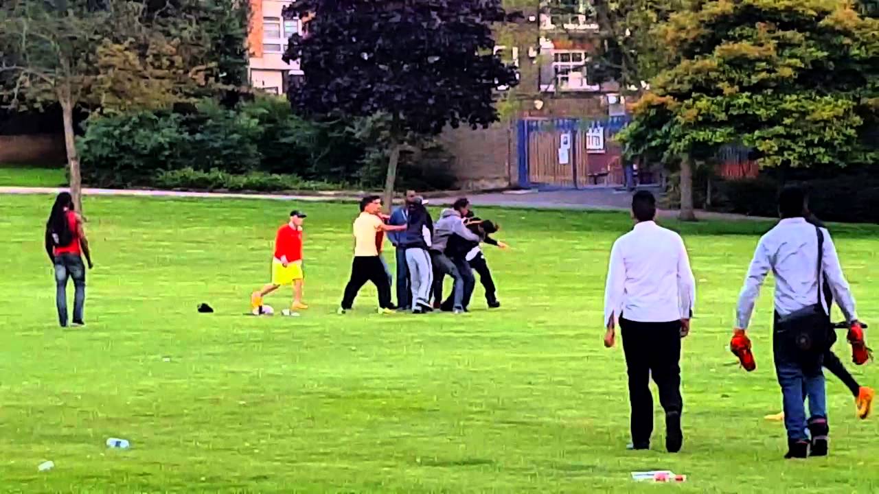 Crazy funny park fights !!! - YouTube