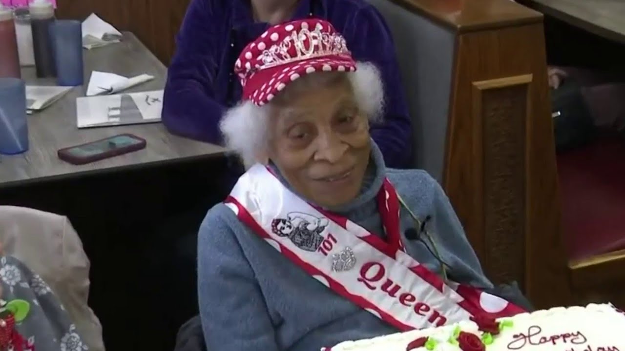 Detroit Rosie The Riveter turns 101 - YouTube