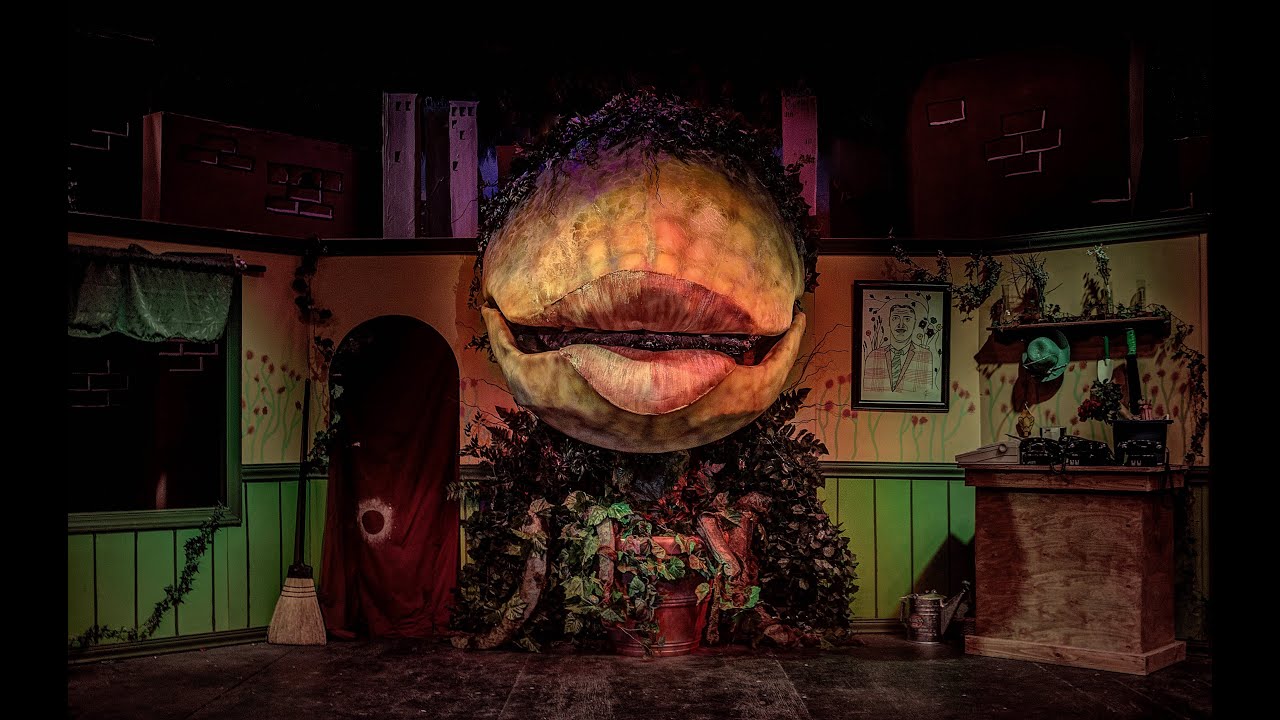 11 Foot Tall Audrey II Puppet - YouTube