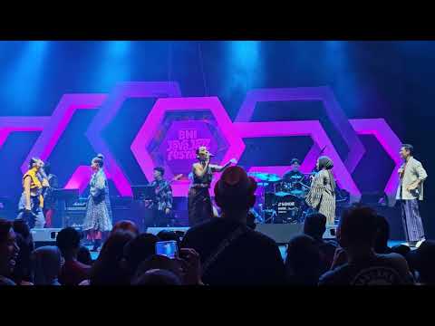 Personil Warna Nyanyi Dangdutan - YouTube