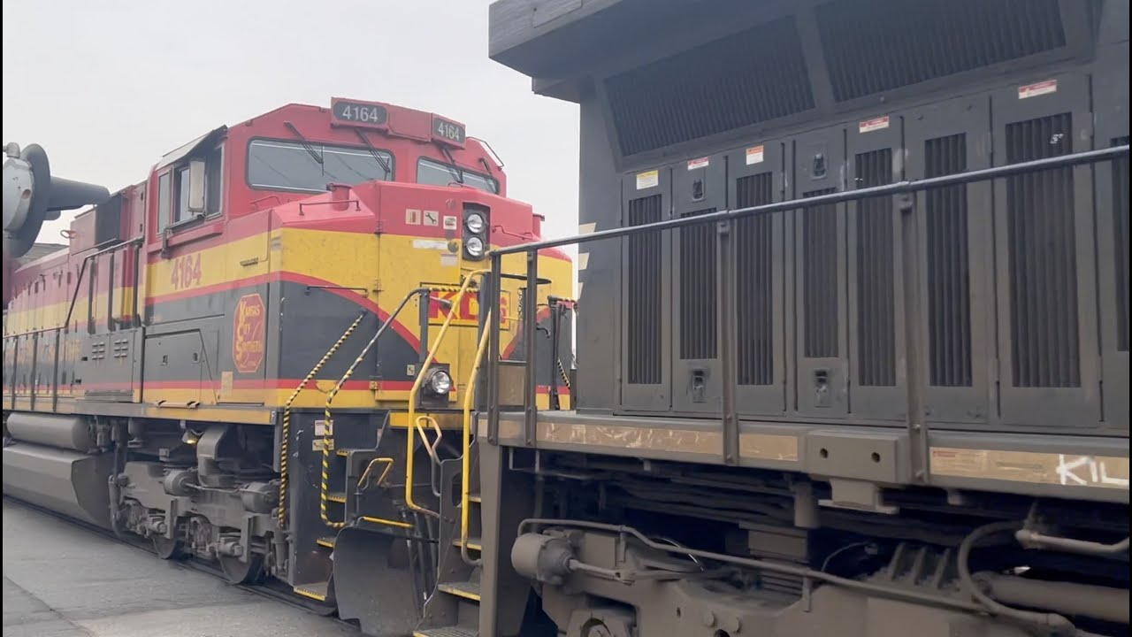 NS 4346 AC44C6M Leads NS Z4K | Extra 6K4 With KCS SD70ACe 4164 Trailing Thru South Plainfield ...