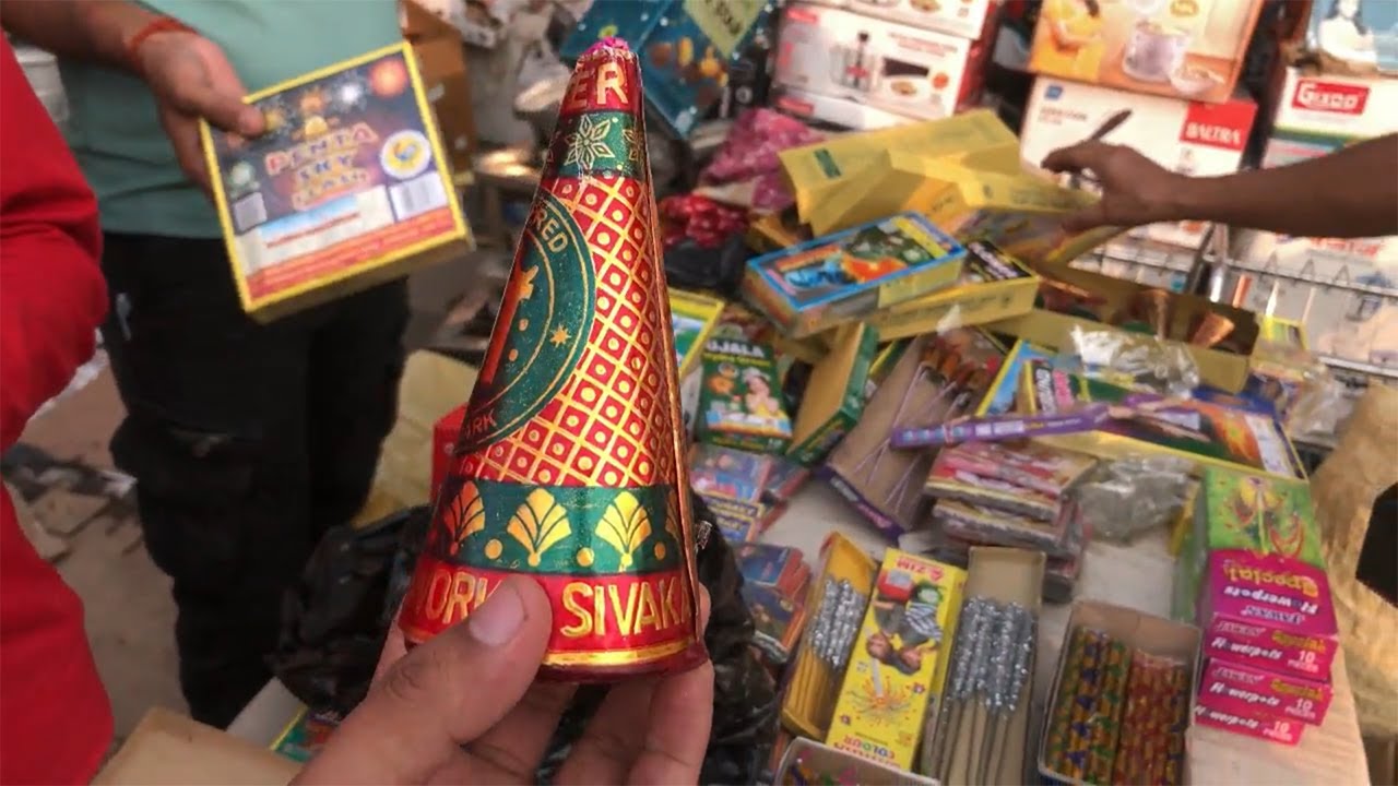 NEPALI BUYING BOMB (PATAKA) FROM INDIA FOR DEEPWALAI | TIHAR SPECIAL ...