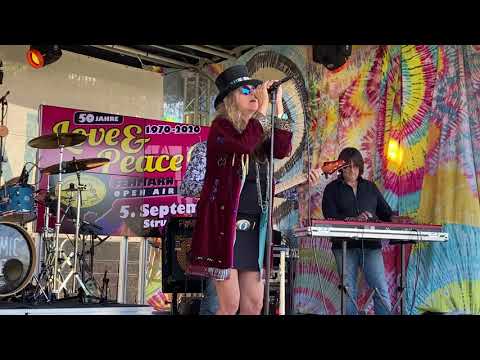 Kozmic Blue feat. Maggie Mackenthun: Move Over - YouTube