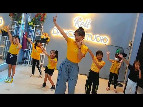 BANANA CHA CHA DANCE BY RELL DANCE STUDIO | CHOREO BY AURORA - YouTube