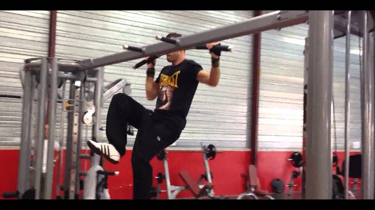 CROSSFIT STYLE STREET WORKOUT - YouTube