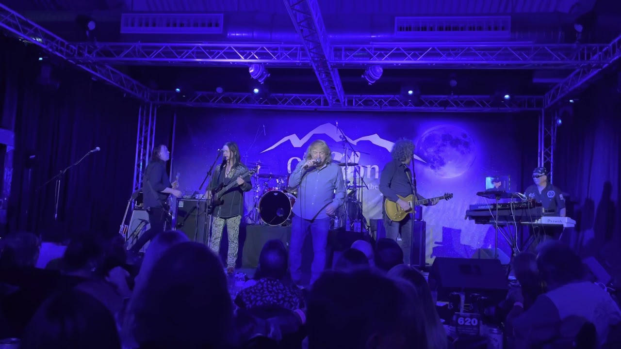 Lou Gramm-Midnight Blue Live The Canyon Montclair CA - YouTube