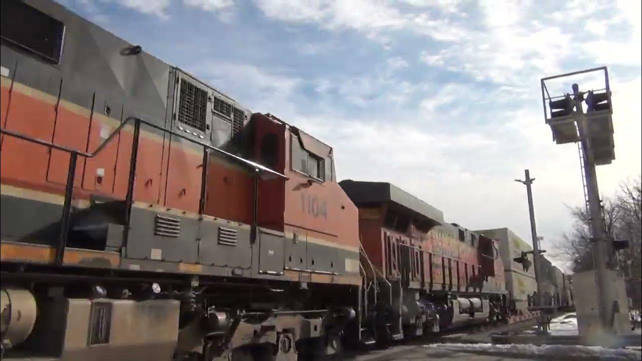 BNSF #7375 Leads EB Intermodal with H1 Dash 9 Trailing. Olathe, KS 1/18/25 - YouTube