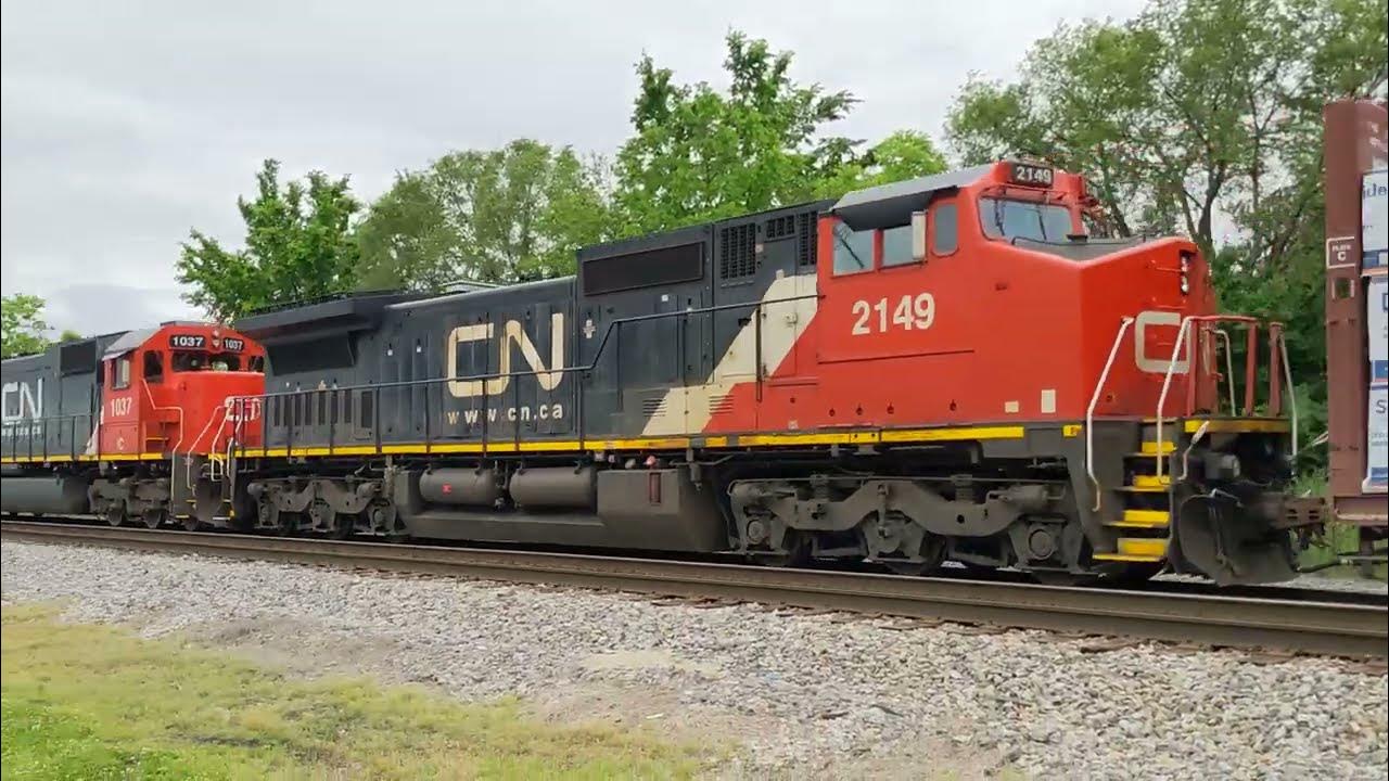 CN 2149 (C40-8W) trails on CN A408 - YouTube