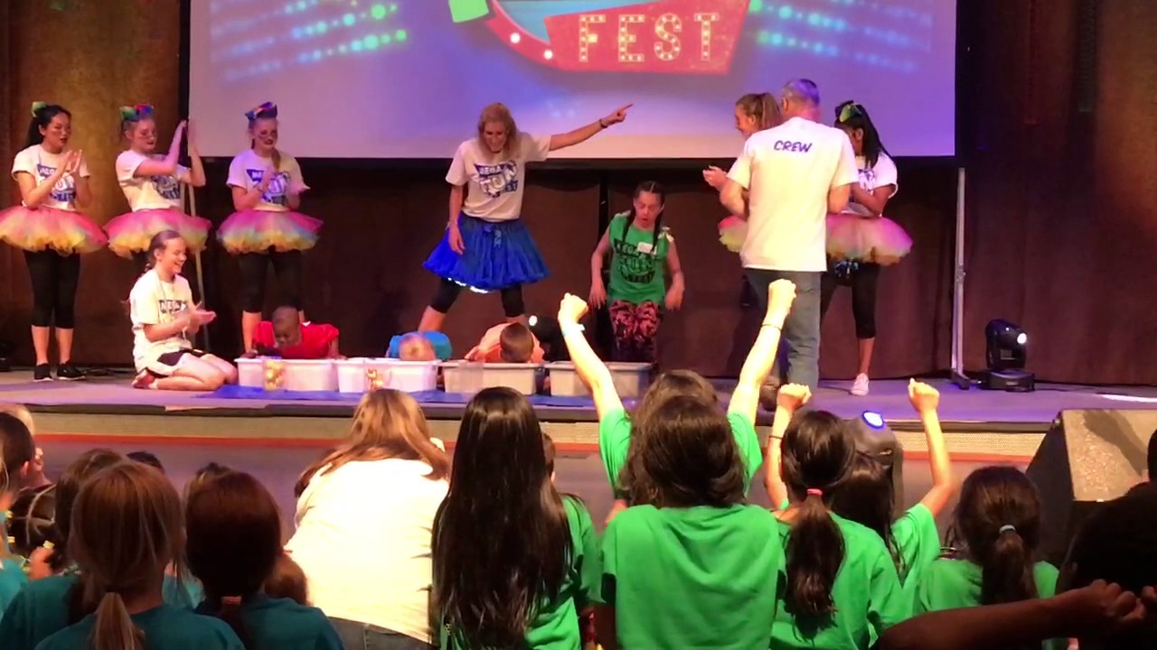 Mega Fun Fest - Apple Bobbing - YouTube