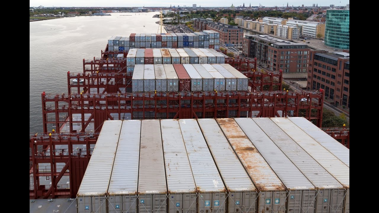 On board the Majestic Maersk (400m) World´s largest ship 25.09.2013 ...