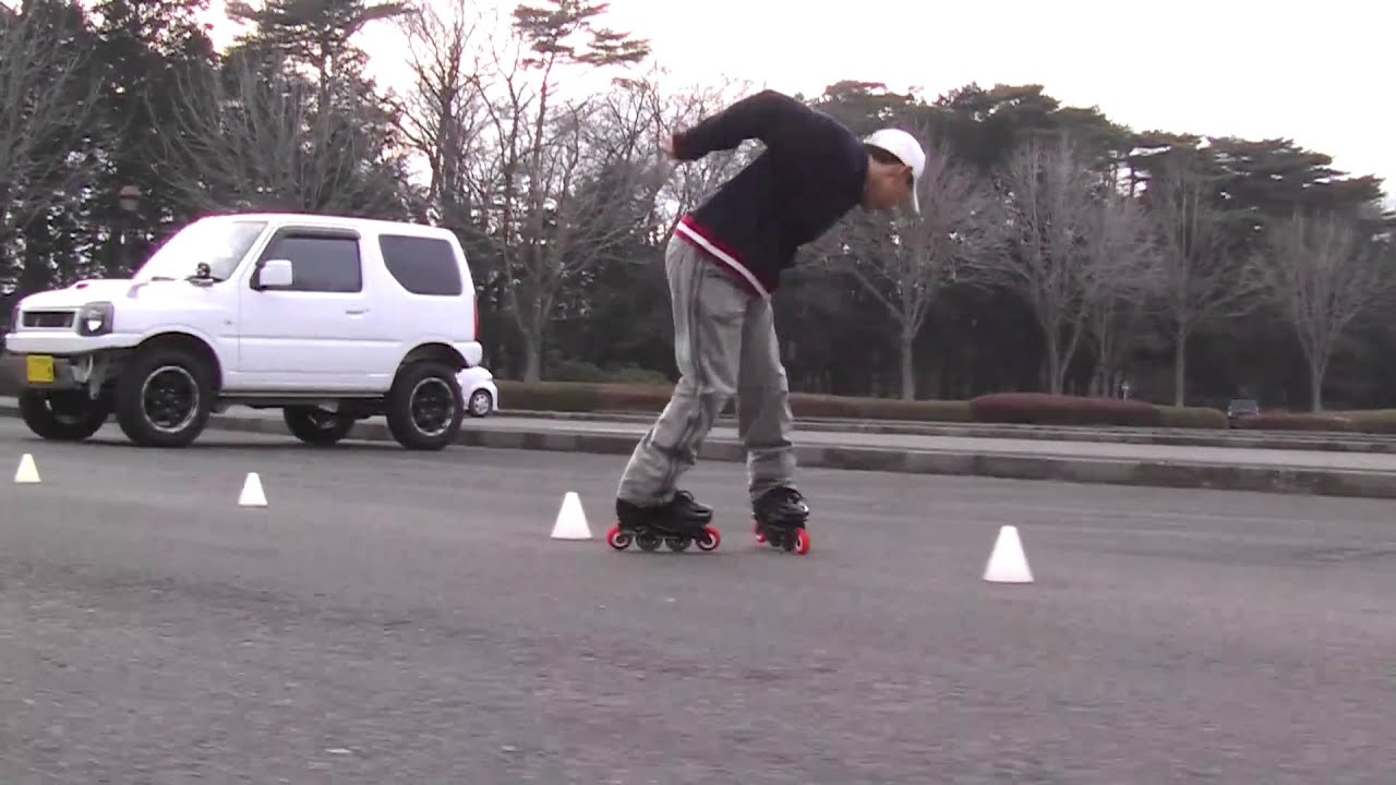 inline skate slalom 201102_4 - YouTube