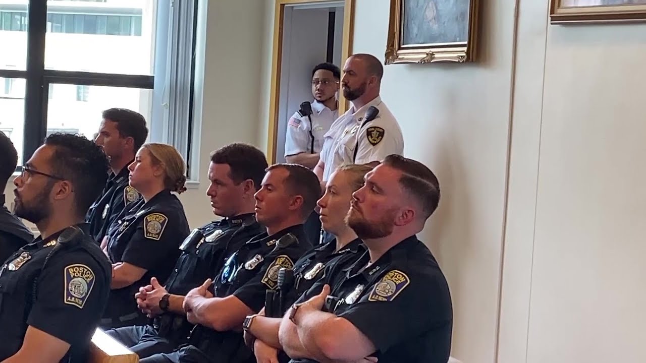 Police fill courtroom as suspect accused of shooting officer faces ...
