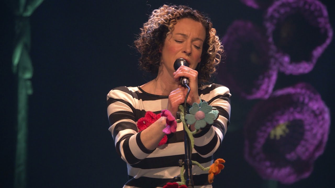 KATE RUSBY Hand Me Down Streamed Concert Preview - YouTube