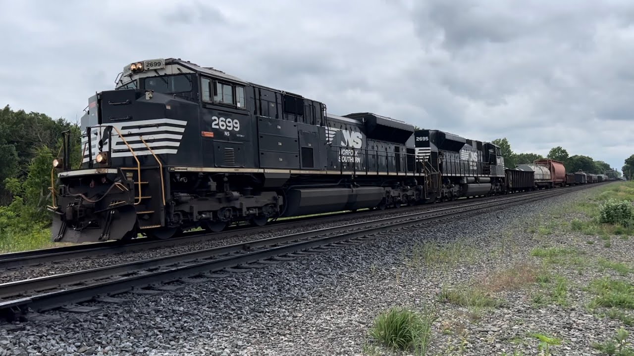 NS manifest in Ogden Dunes with NS engines 2699+2695 - YouTube