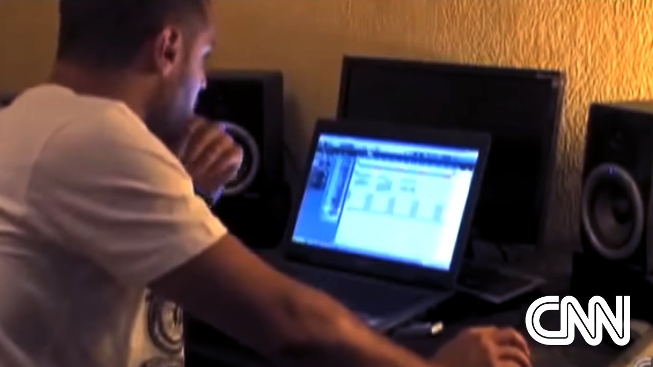 VAN | Interview | CNN - YouTube