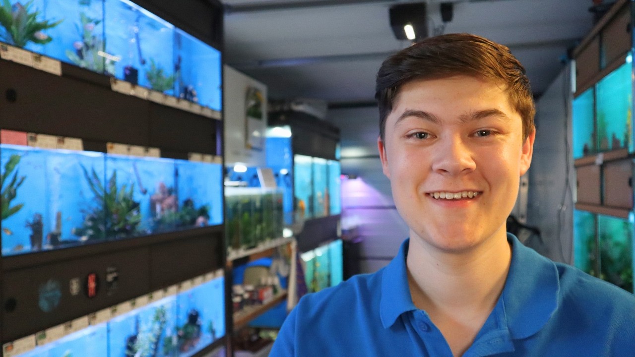A Day In My Life As An 18 Year Old Small Fish Store Owner! - YouTube