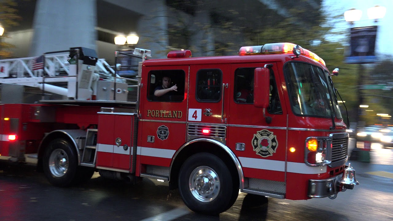 Truck 4 Responding Portland Fire & Rescue (2002 American LaFrance 100 ...