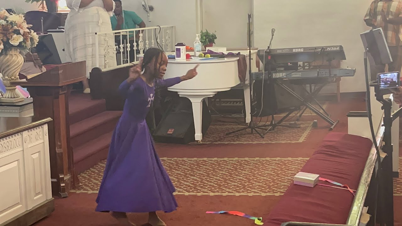 Alabaster Box - CeCe Winans Praise Dance Easter Sunday - YouTube