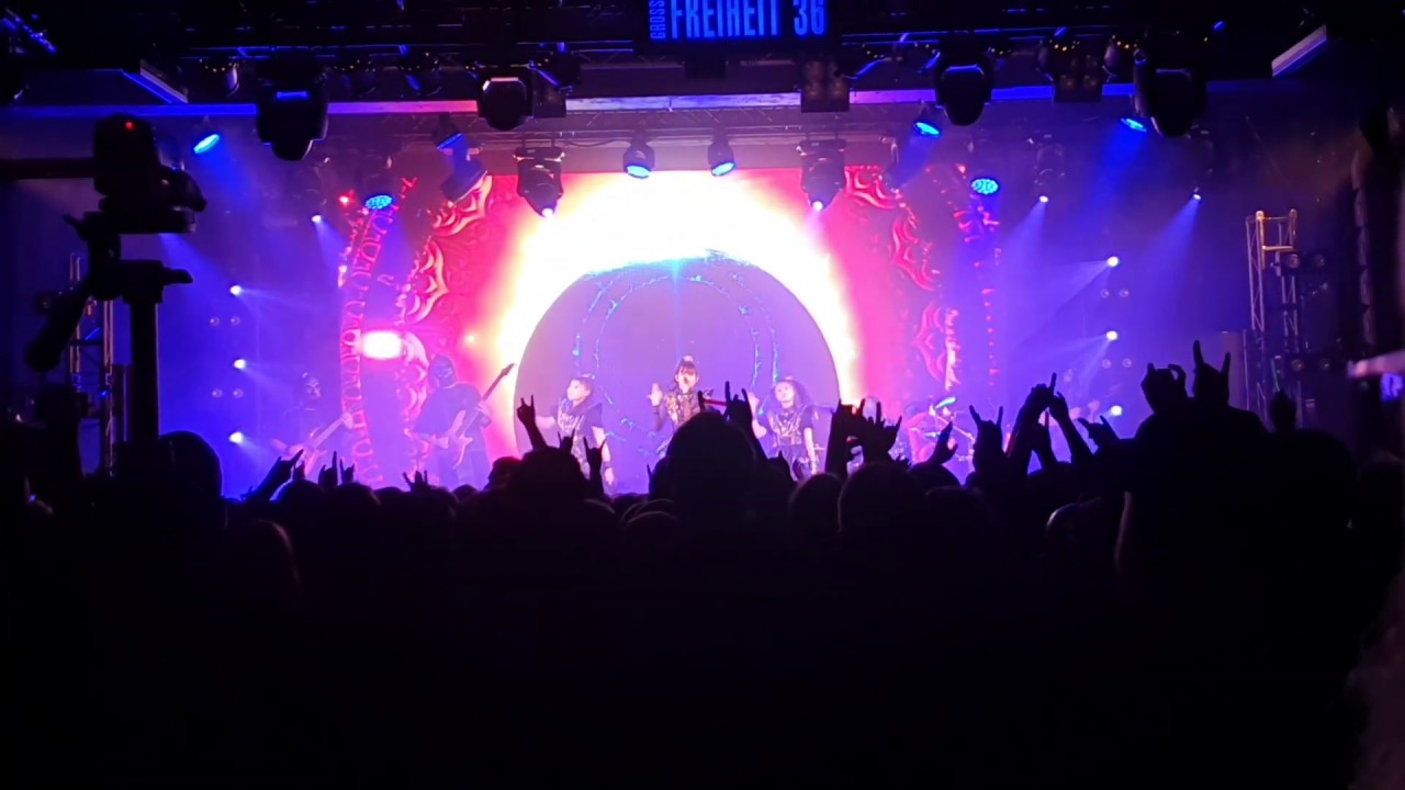 Babymetal Live_Intro and Da da dance_Live Hamburg - YouTube