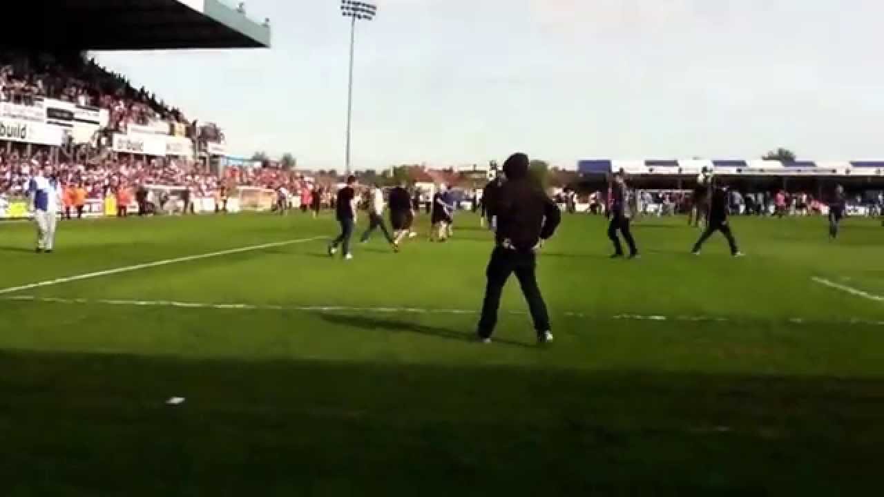 Bristol rovers pitch invasion - YouTube