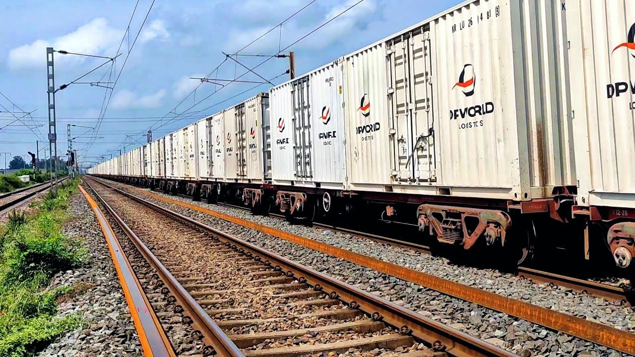 White Colour Train Contener WAG 6 || Maal Gaadi || India Railways - YouTube