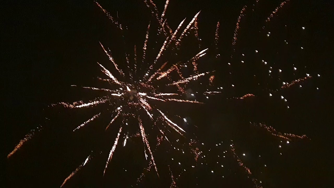 Vuurwerkmania Cannonade - O&N 2019/2020 straatfilm - YouTube