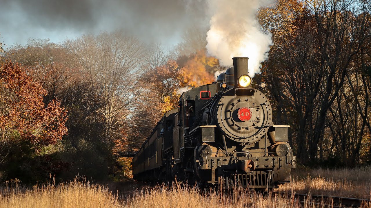 Valley Railroad: Doubleheader Along The Connecticut River - YouTube