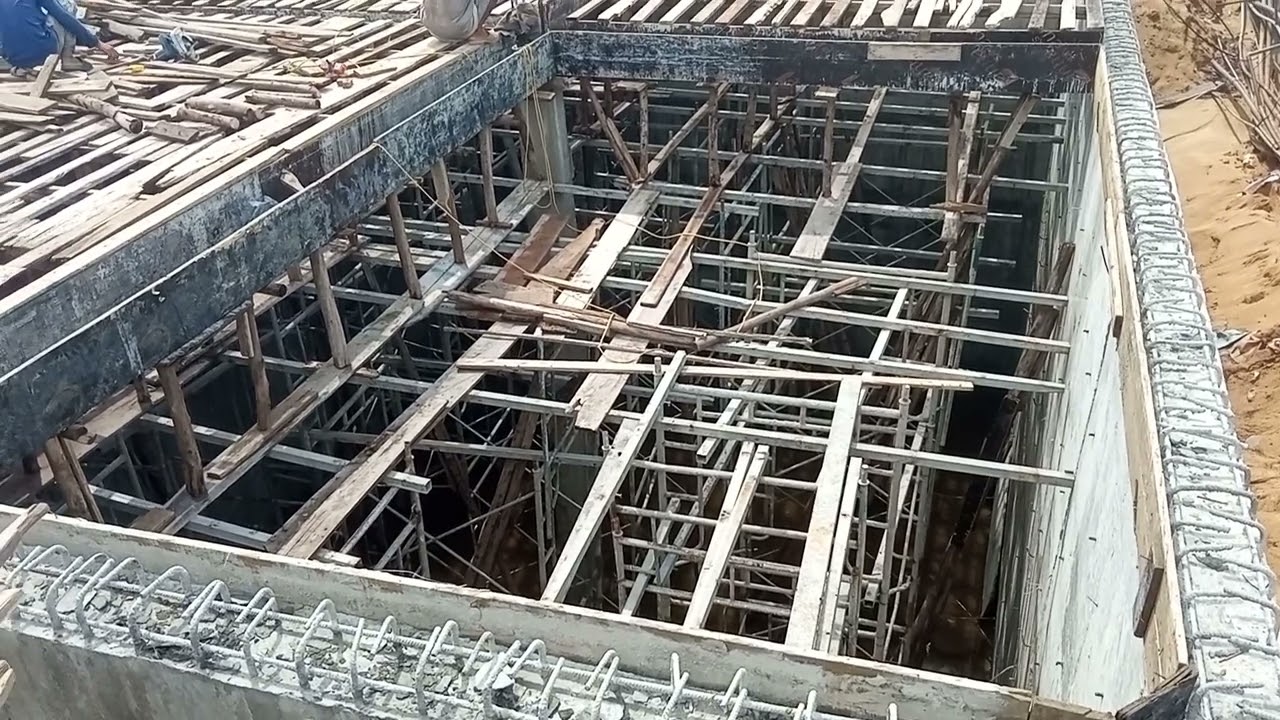 Đóng coppha nắp Hồ nước cao hơn 6m - YouTube