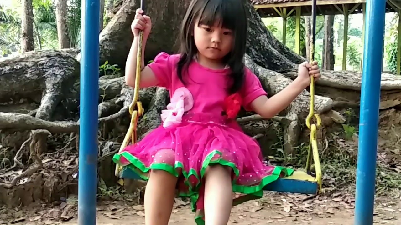 Menikmati Sejuknya Wana Wisata Grape Madiun - YouTube