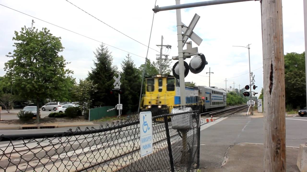 LIRR MP15AC 164 Drags a C3 Coach West Through Bethpage - YouTube