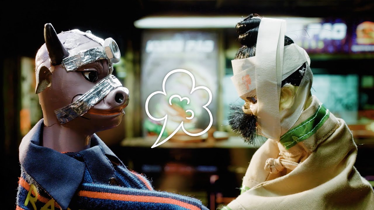 Smell My Fart ft. Chris Tucker #brucelee #puppets - YouTube