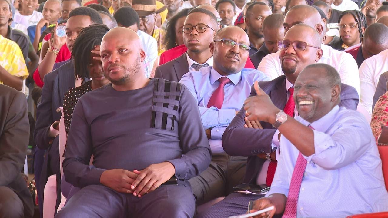 WATCH PRESIDENT RUTO AND JALANGO LIGHT MOMENTS AT STAREHE AFTER JOINING ...